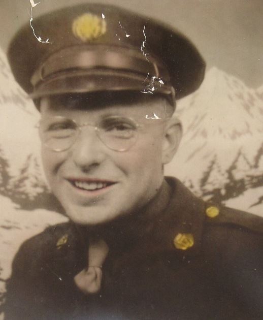 Milton P. HOCH | Airborne